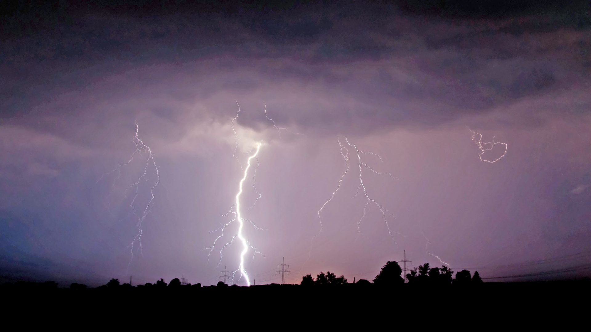 The Laval News | Severe thunderstorm watch in effect until 10 pm Sunday ...